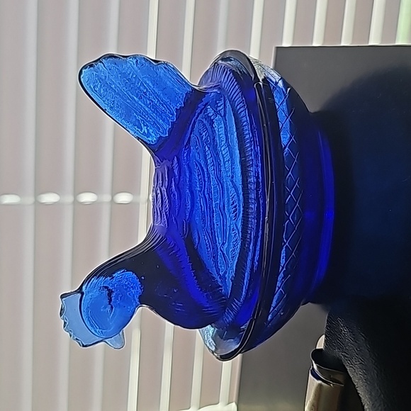 Indiana Glass | Art | Vintage Cobalt Blue Indiana Glass Co Hen On A ...